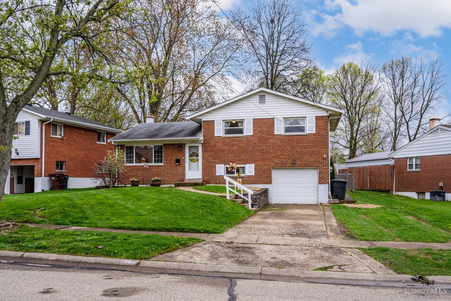 3745 Brockton Drive, Colerain Twp, OH 45251 - SOLD LISTING | MLS # 1801794